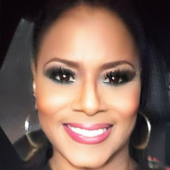 Bombshells of glam's Closet (@amandab028) | Poshmark